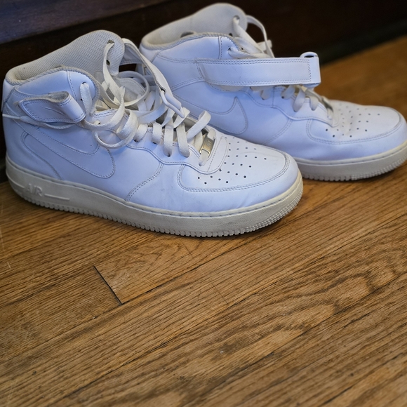 Nike | Shoes | Nike White Hightop Sneakers | Poshmark